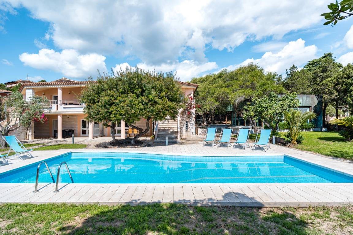 120 M² Apartment ∙ 3 Bedrooms ∙ 6 Guests - Orosei