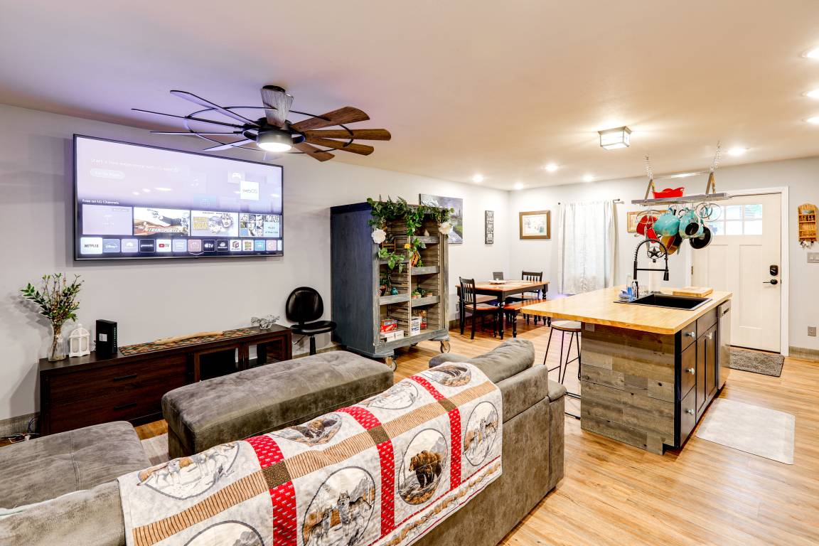 109 M² House ∙ 3 Bedrooms ∙ 6 Guests - Fairbanks, AK