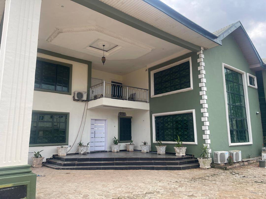 16 M² Camera Privata ∙ 8 Camere Da Letto ∙ 3 Ospiti - Benin City