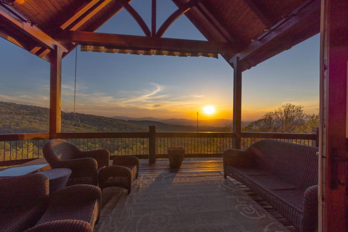 479 M² House ∙ 7 Bedrooms ∙ 18 Guests - Beech Mountain, NC