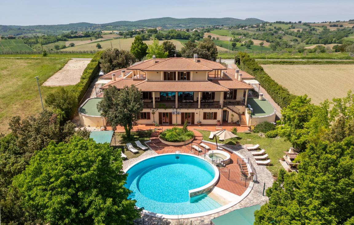 2000 M² Maisonette ∙ 8 Camere Da Letto ∙ 20 Ospiti - Montefalco