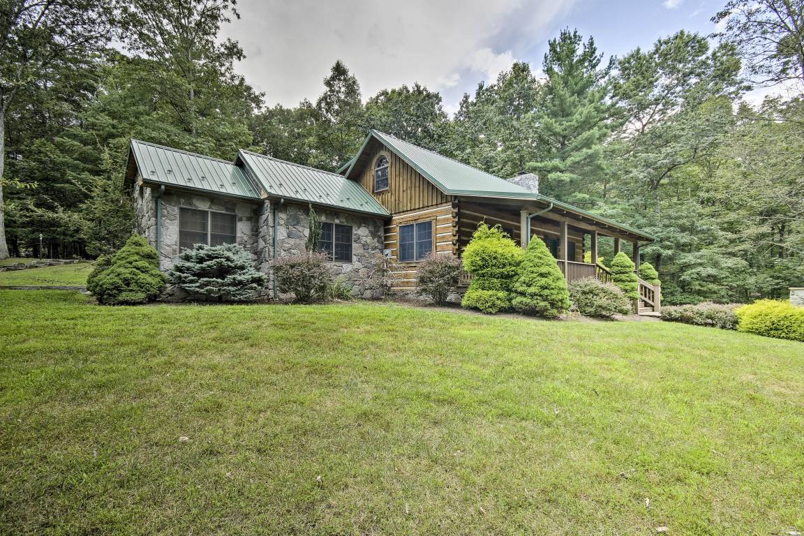 161 M² House ∙ 3 Bedrooms ∙ 8 Guests - Berkeley Springs, WV