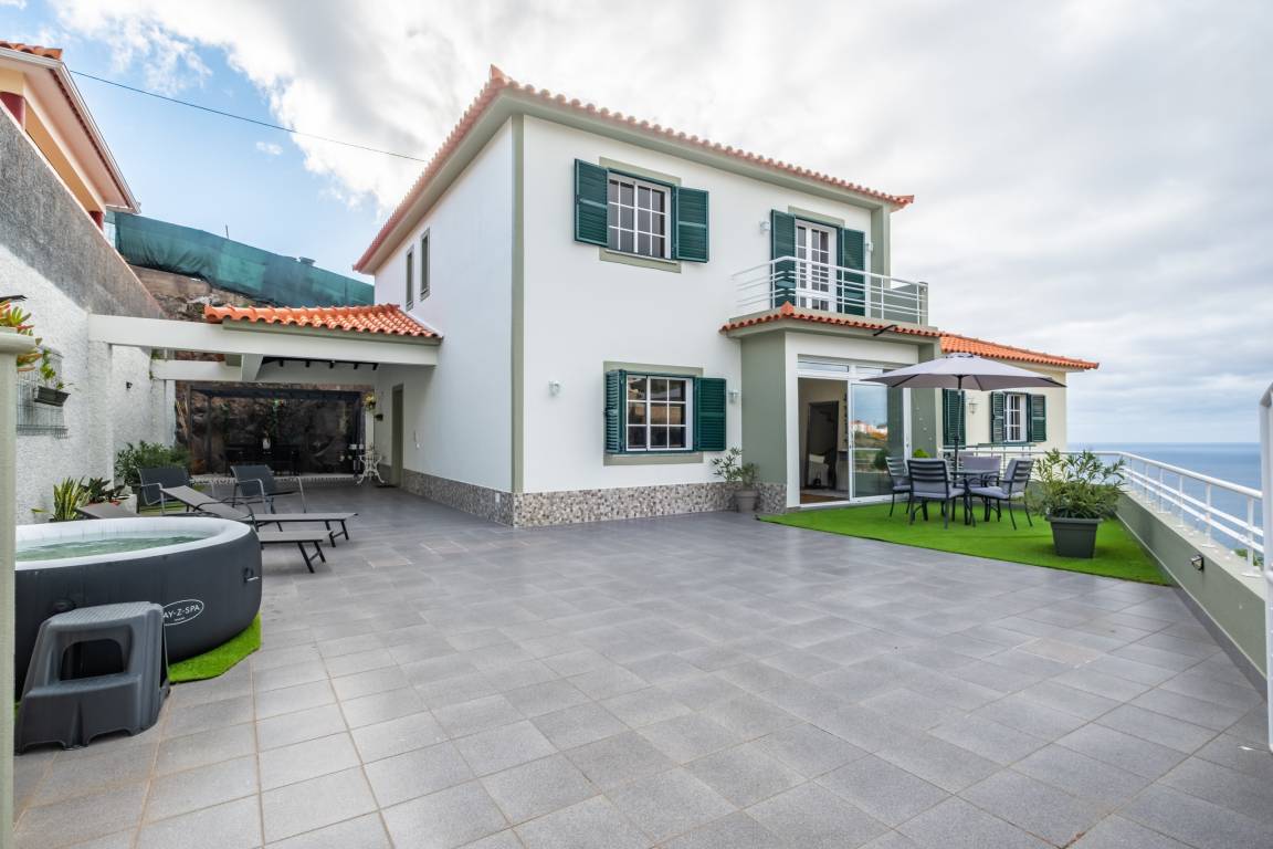 140 M² Maison De Vacances ∙ 3 Chambres ∙ 6 Personnes - Estreito da Calheta
