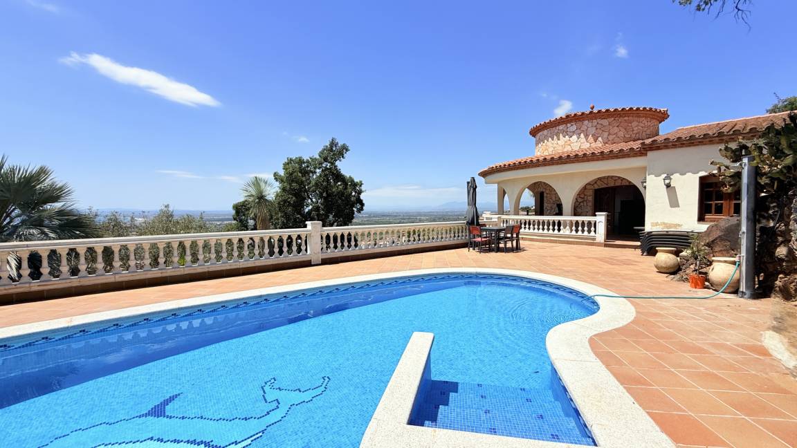 100 M² Villa ∙ 3 Bedrooms ∙ 6 Guests - Roses