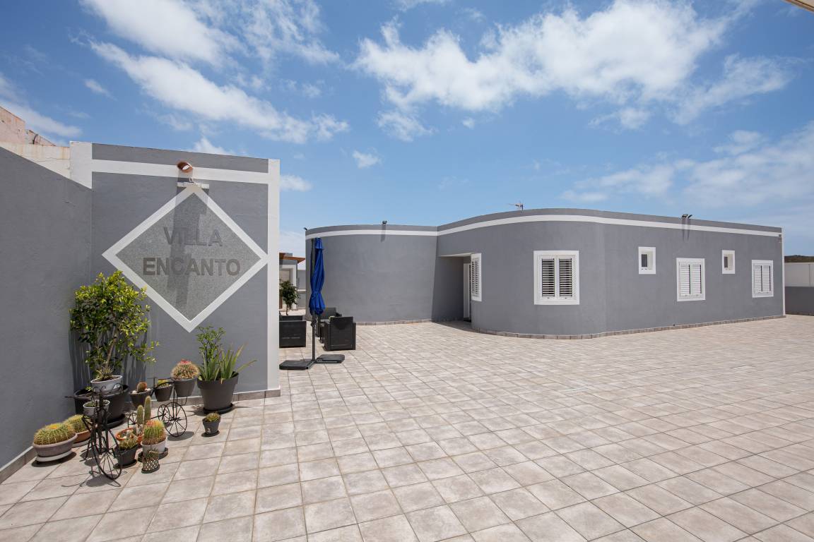 120 M² Villa ∙ 4 Bedrooms ∙ 10 Guests - Fuerteventura