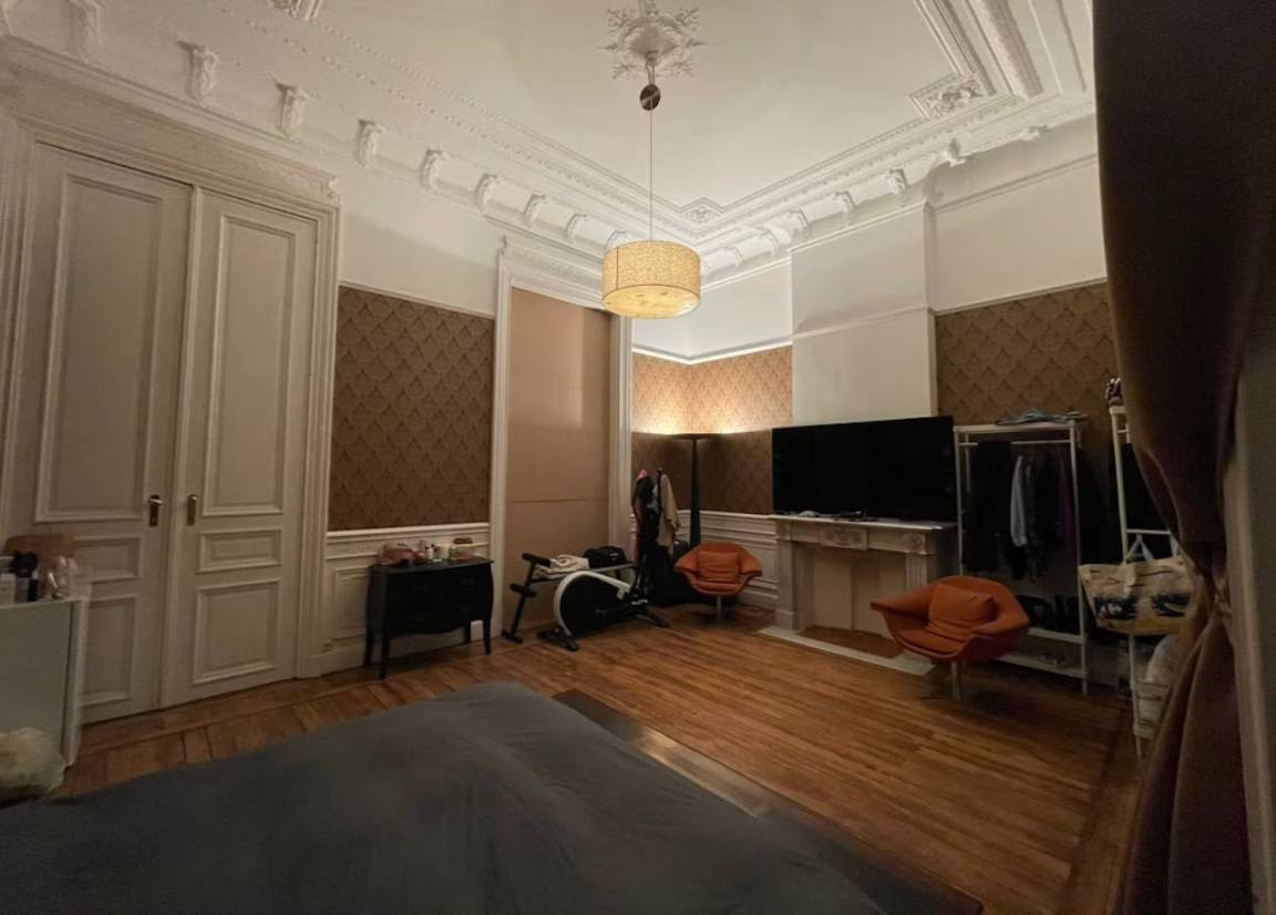 600 M² Alojamiento ∙ 4 Habitaciones ∙ 1 Huésped - Bélgica