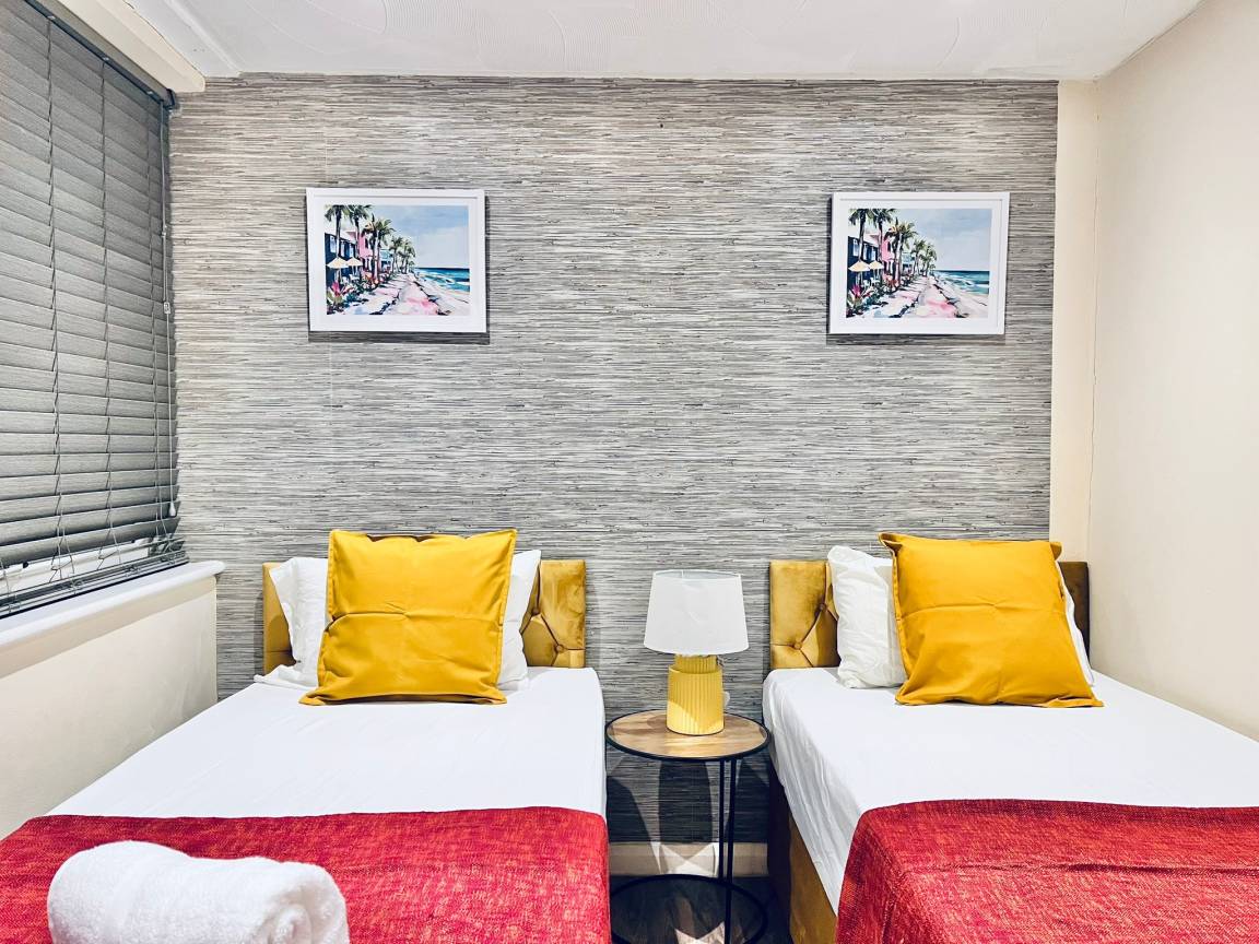 1650 M² House ∙ 4 Bedrooms ∙ 11 Guests - Canterbury