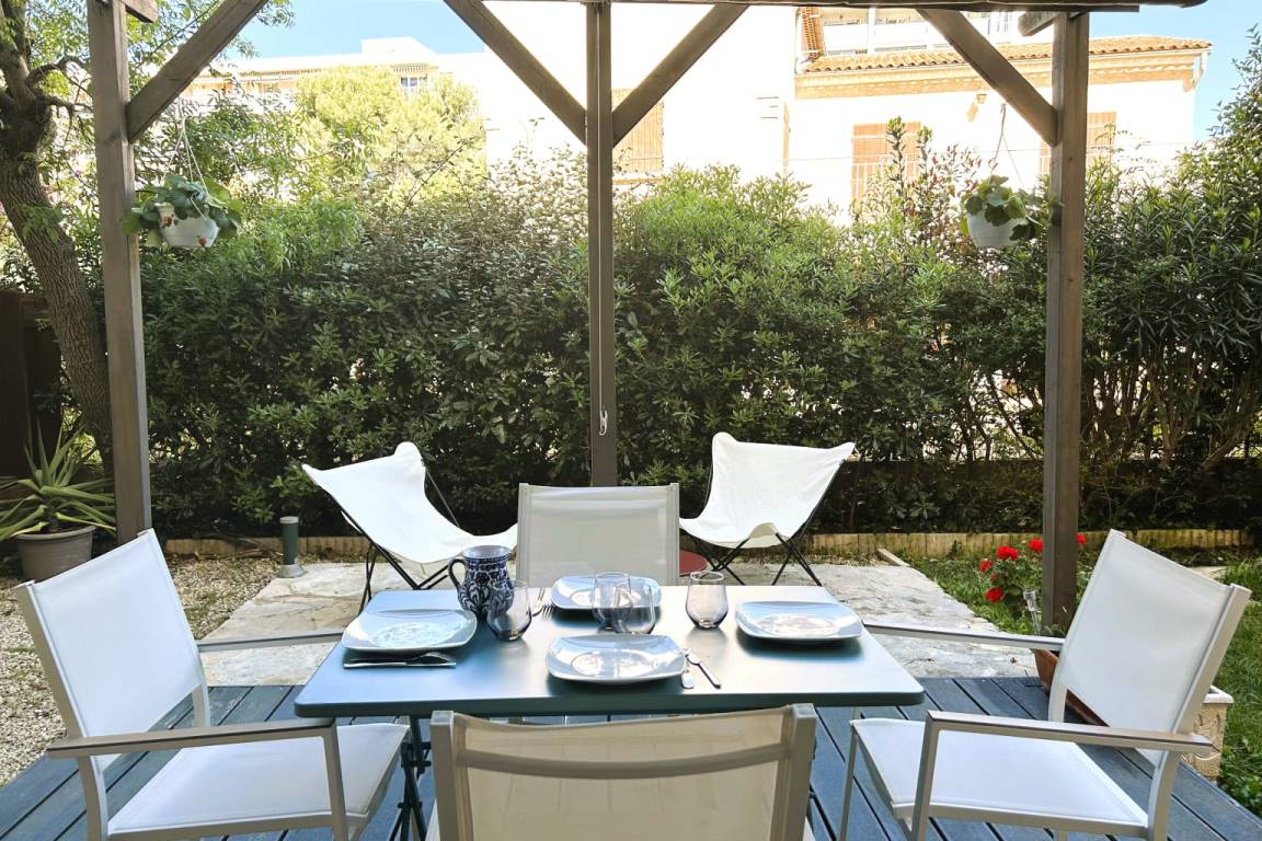 67 M² Appartement ∙ 2 Chambres ∙ 4 Personnes - La Garde