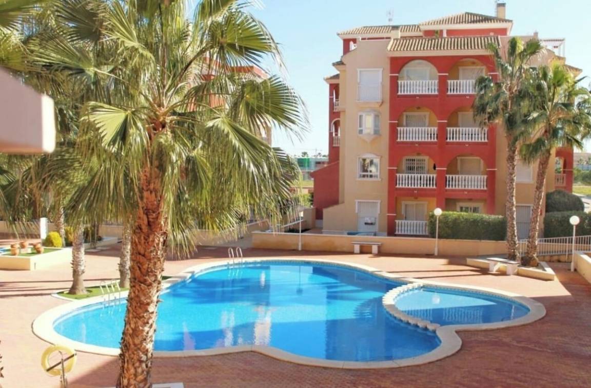 76 M² Appartement ∙ 2 Slaapkamers ∙ 6 Gasten - Los Alcázares