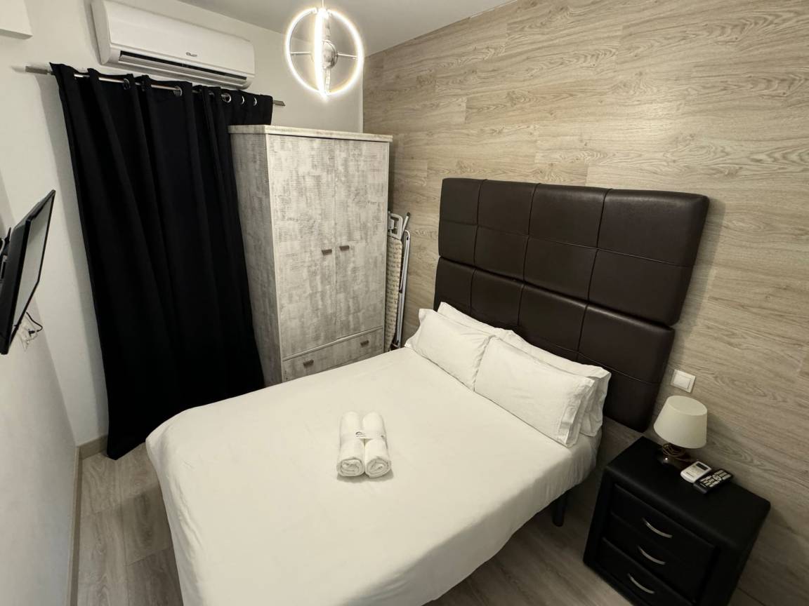 30 M² Studio Flat ∙ 2 Guests - Madrid