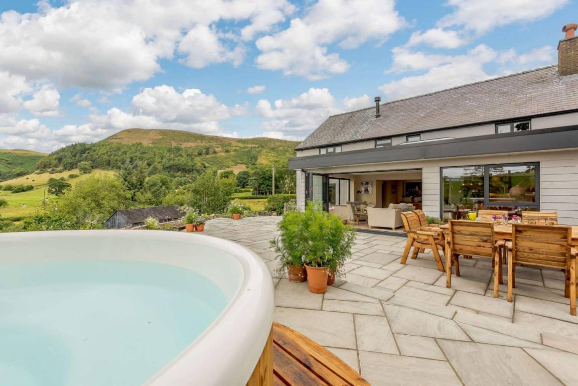 Cottage ∙ 4 Bedrooms ∙ 8 Guests - Llangollen