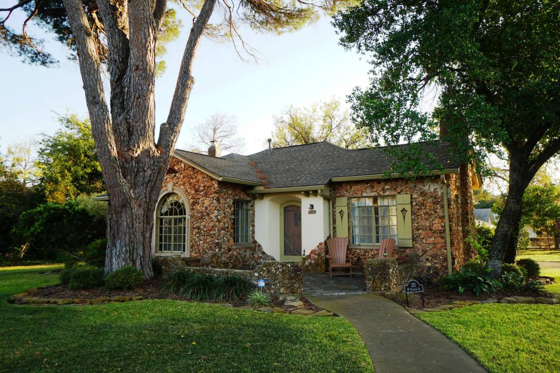 188 M² House ∙ 2 Bedrooms ∙ 5 Guests - Fredericksburg, TX