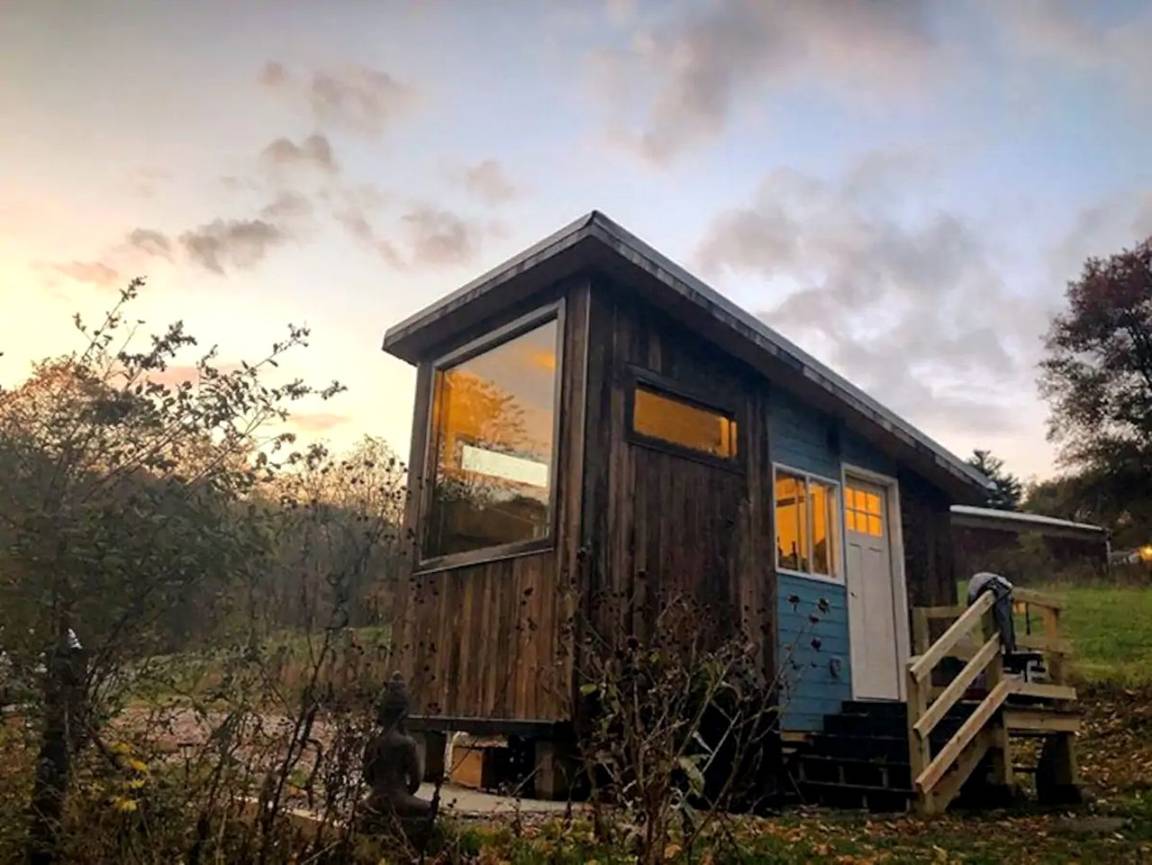 House ∙ 1 Bedroom ∙ 2 Guests - Wheeling, WV