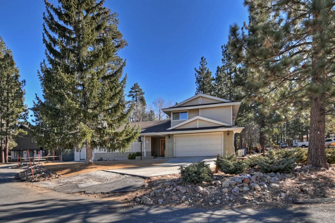 206 M² House ∙ 4 Bedrooms ∙ 11 Guests - Big Bear Lake, CA
