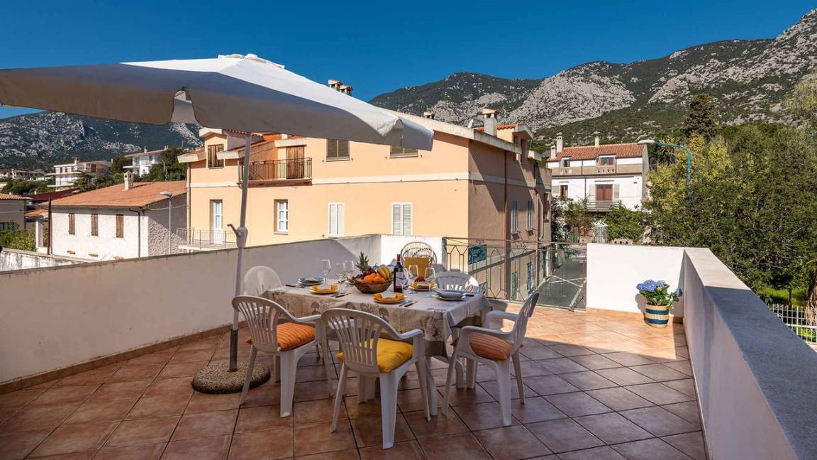 90 M² Ferienhaus ∙ 3 Schlafzimmer ∙ 6 Gäste - Cala Gonone
