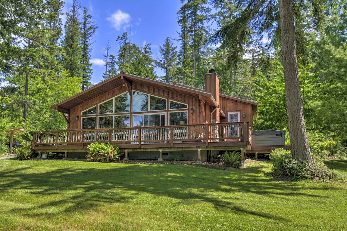 111 M² House ∙ 3 Bedrooms ∙ 8 Guests - Anderson Island, WA