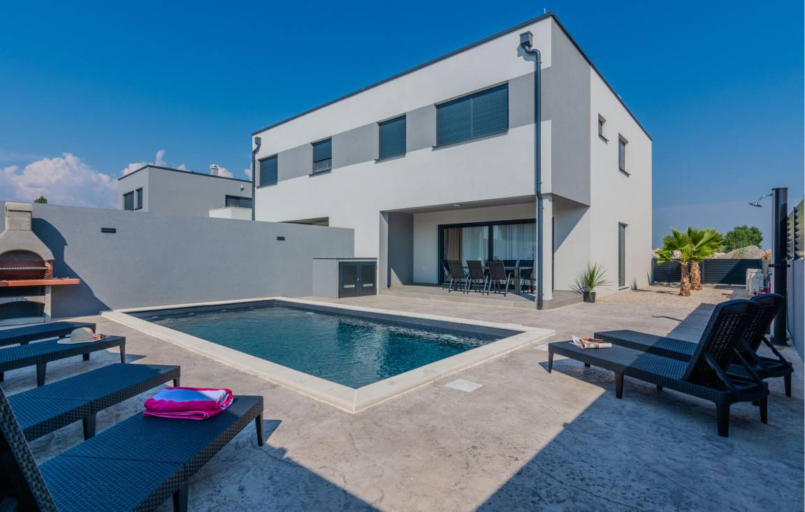 100 M² Maisonette ∙ 3 Bedrooms ∙ 8 Guests - Nin