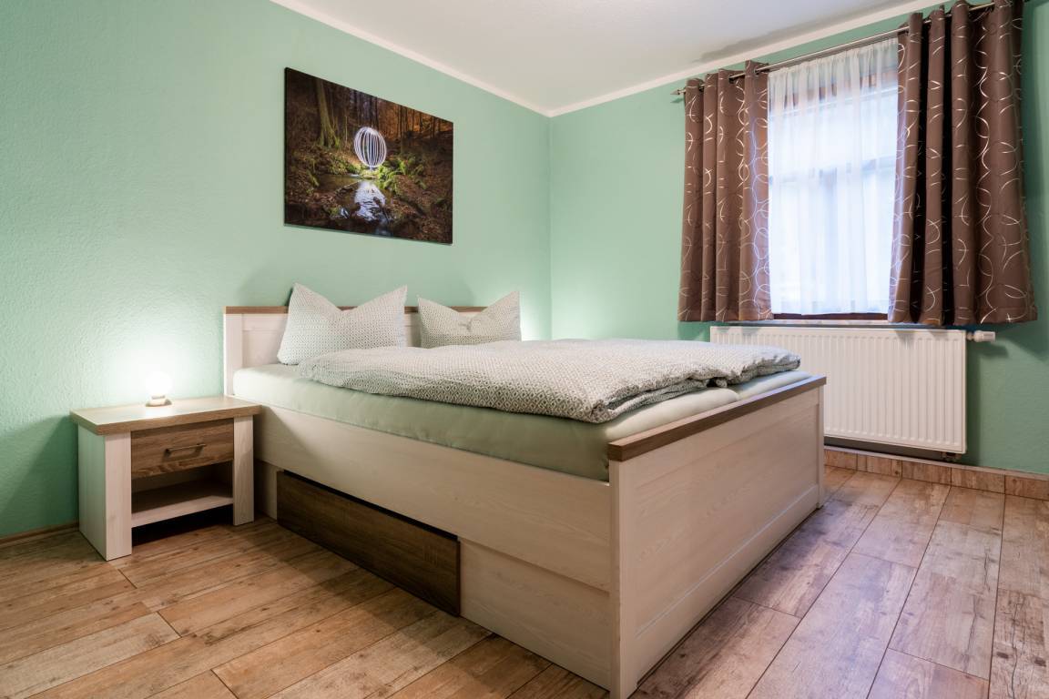 90 M² Ferienwohnung ∙ 2 Schlafzimmer ∙ 6 Gäste - Bad Blankenburg