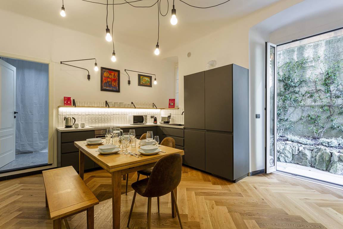 120 M² Apartamento ∙ 2 Habitaciones ∙ 6 Huéspedes - Génova