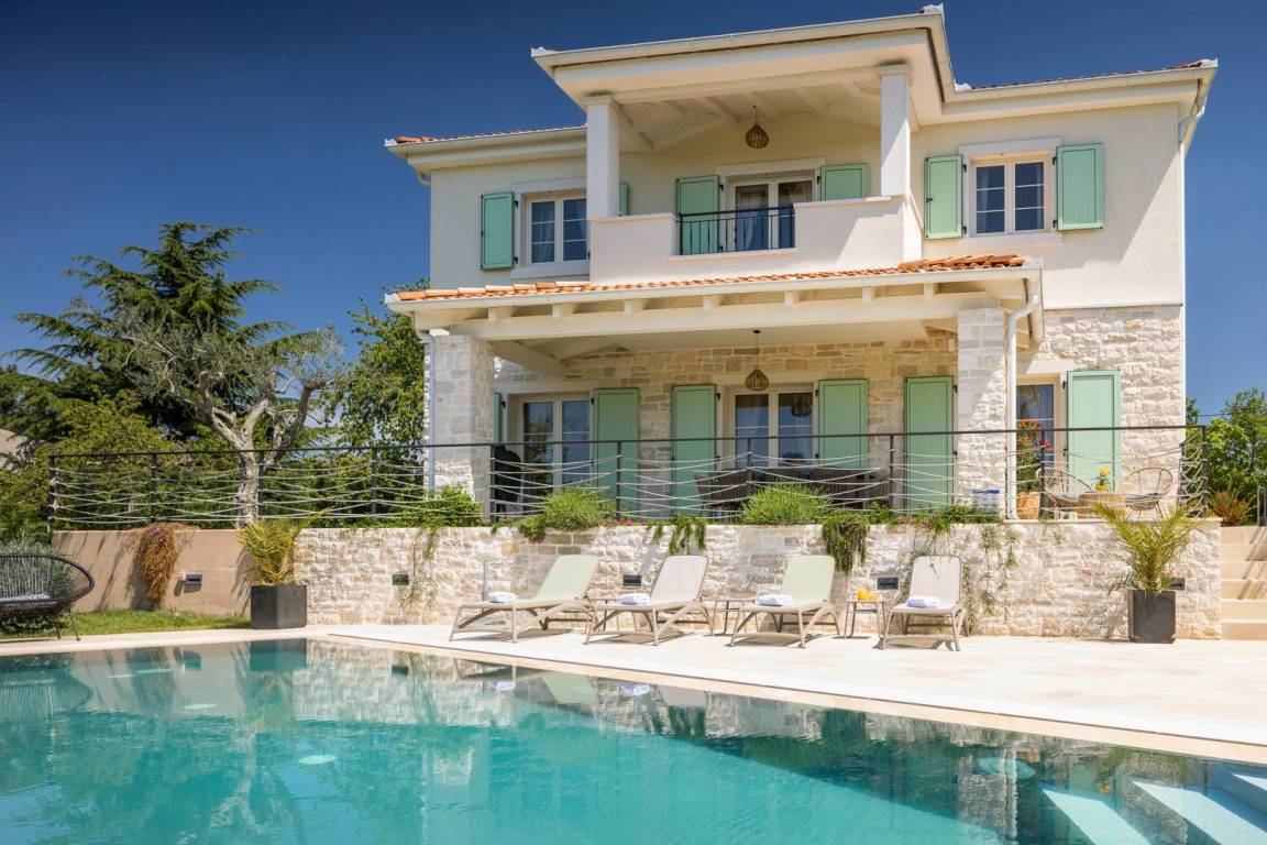 170 M² Villa ∙ 4 Bedrooms ∙ 8 Guests - Istria