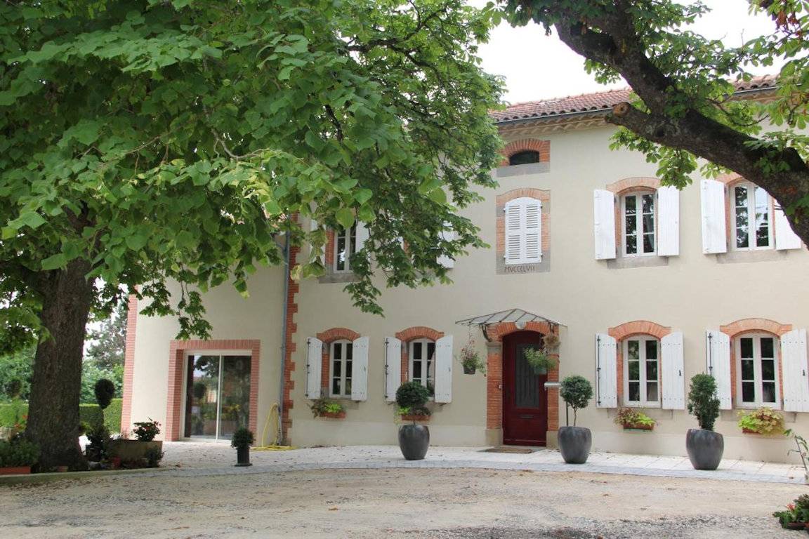 Gîte ∙ 4 Bedrooms ∙ 12 Guests - Revel