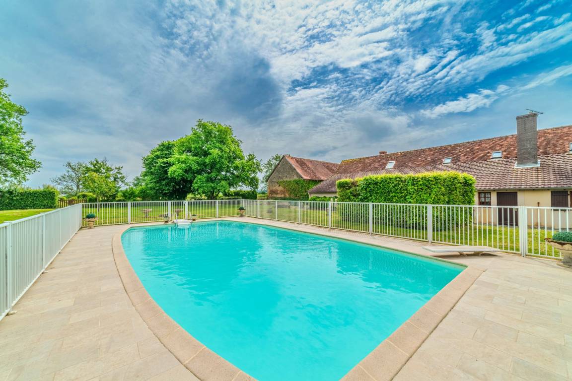 200 M² Maison De Vacances ∙ 5 Chambres ∙ 8 Personnes - Saône-et-Loire