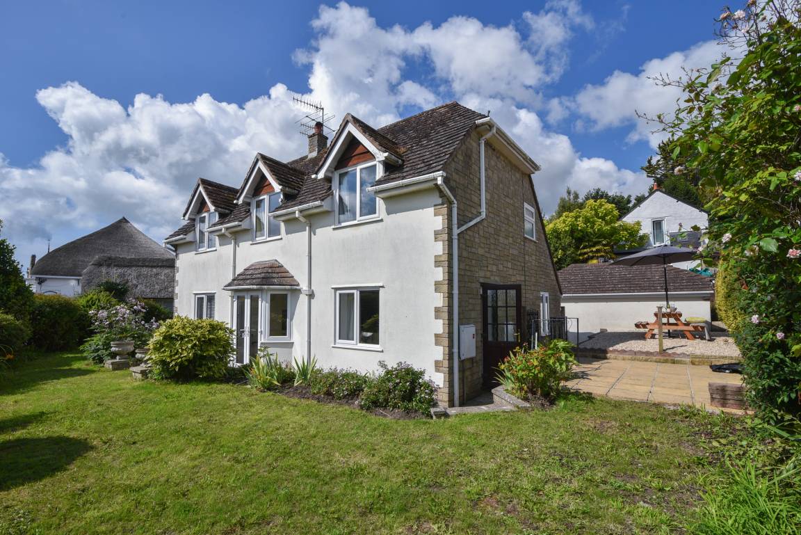 Cottage ∙ 4 Bedrooms ∙ 8 Guests - Lyme Regis