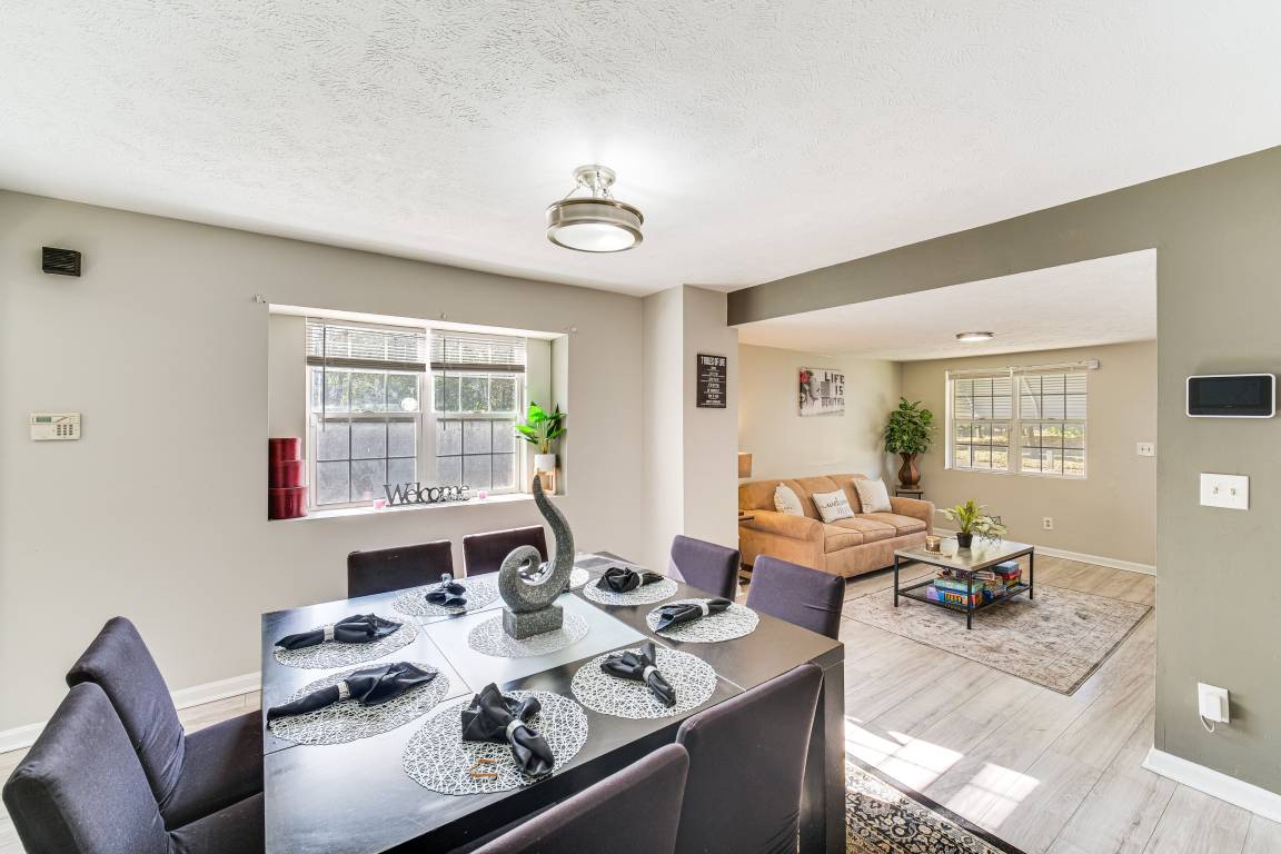 176 M² House ∙ 6 Bedrooms ∙ 14 Guests - Shaker Heights, OH