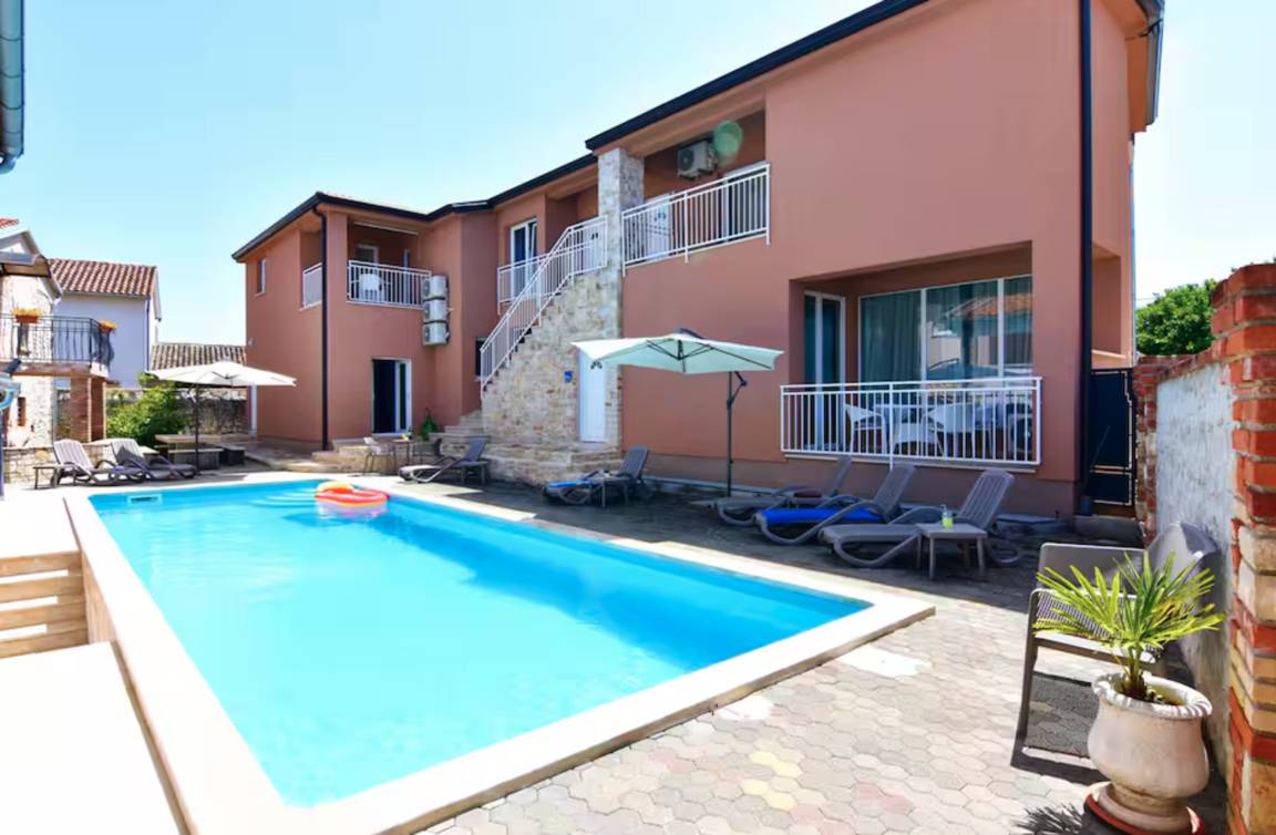 54 M² Ferienwohnung ∙ 3 Schlafzimmer ∙ 6 Gäste - Novigrad