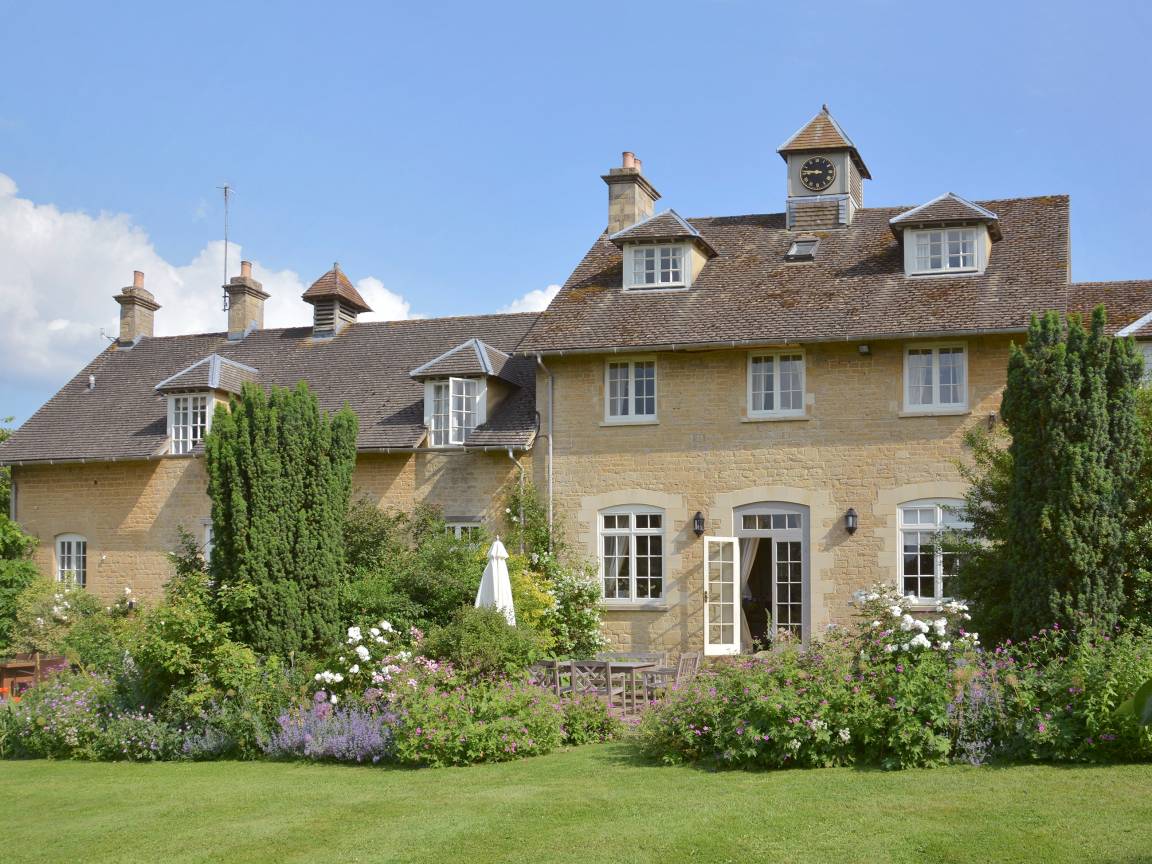 Cottage ∙ 2 Bedrooms ∙ 4 Guests - Burford