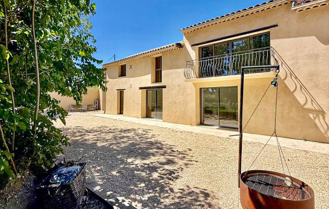 160 M² Maison De Vacances ∙ 3 Chambres ∙ 8 Personnes - Saint-Martin-de-Crau