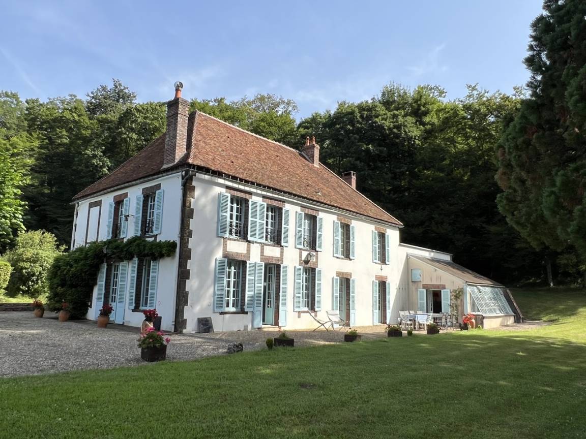 350 M² Villa ∙ 8 Chambres ∙ 20 Personnes - Yonne