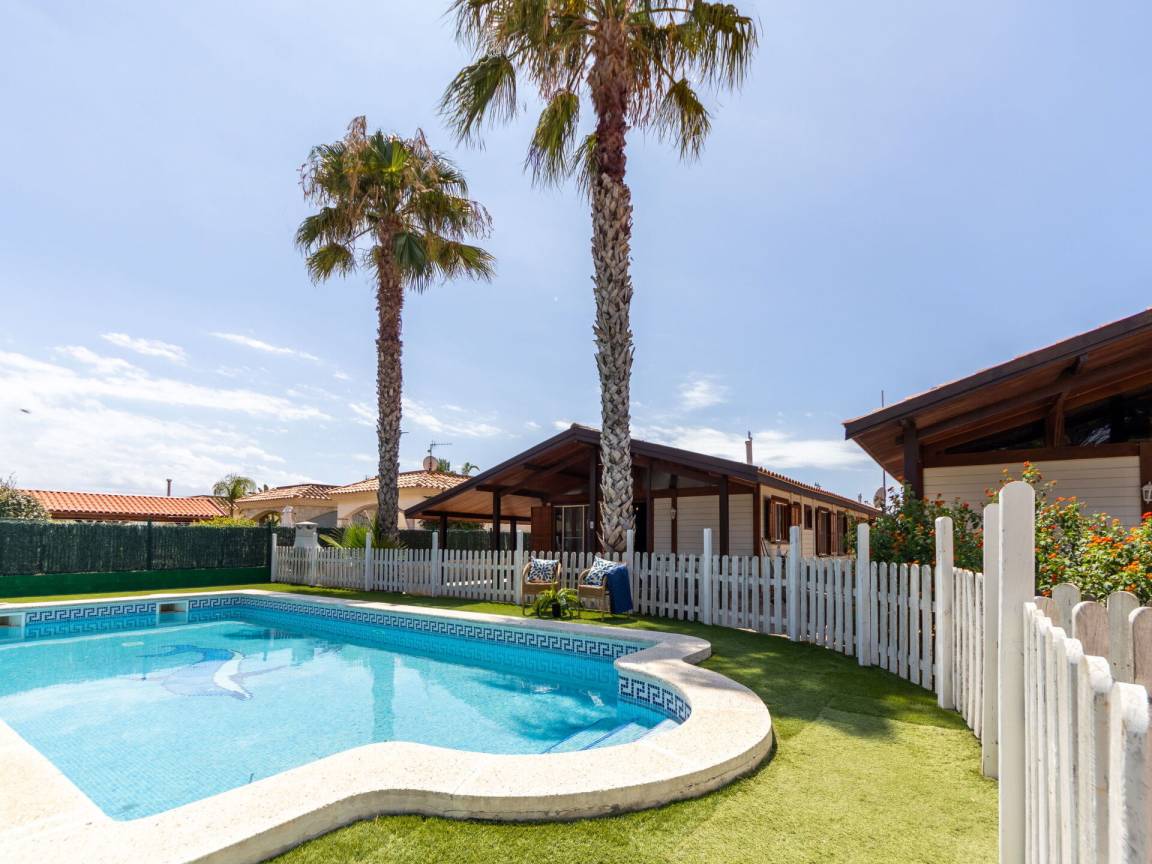 62 M² House ∙ 2 Bedrooms ∙ 6 Guests - Riumar