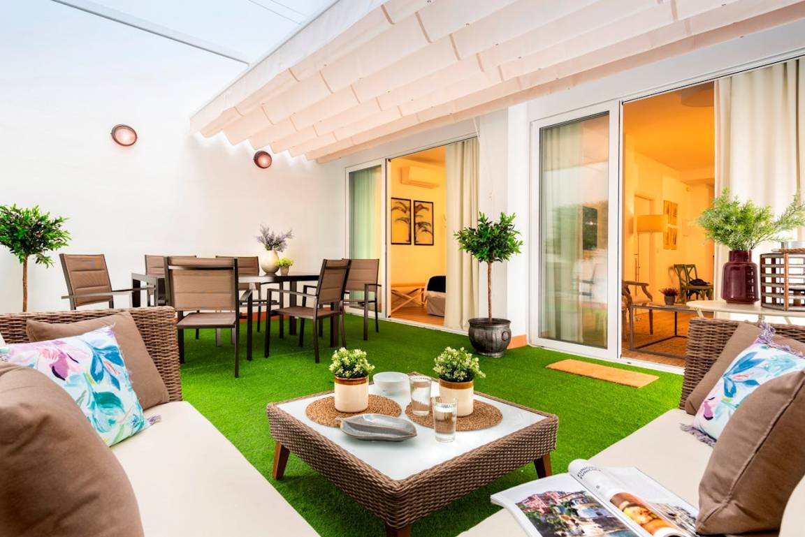 80 M² Apartamento ∙ 2 Habitaciones ∙ 4 Huéspedes - Sevilla