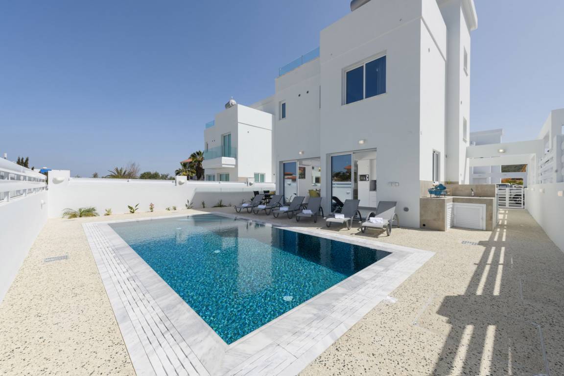 160 M² Villa ∙ 3 Habitaciones ∙ 6 Huéspedes - Protaras