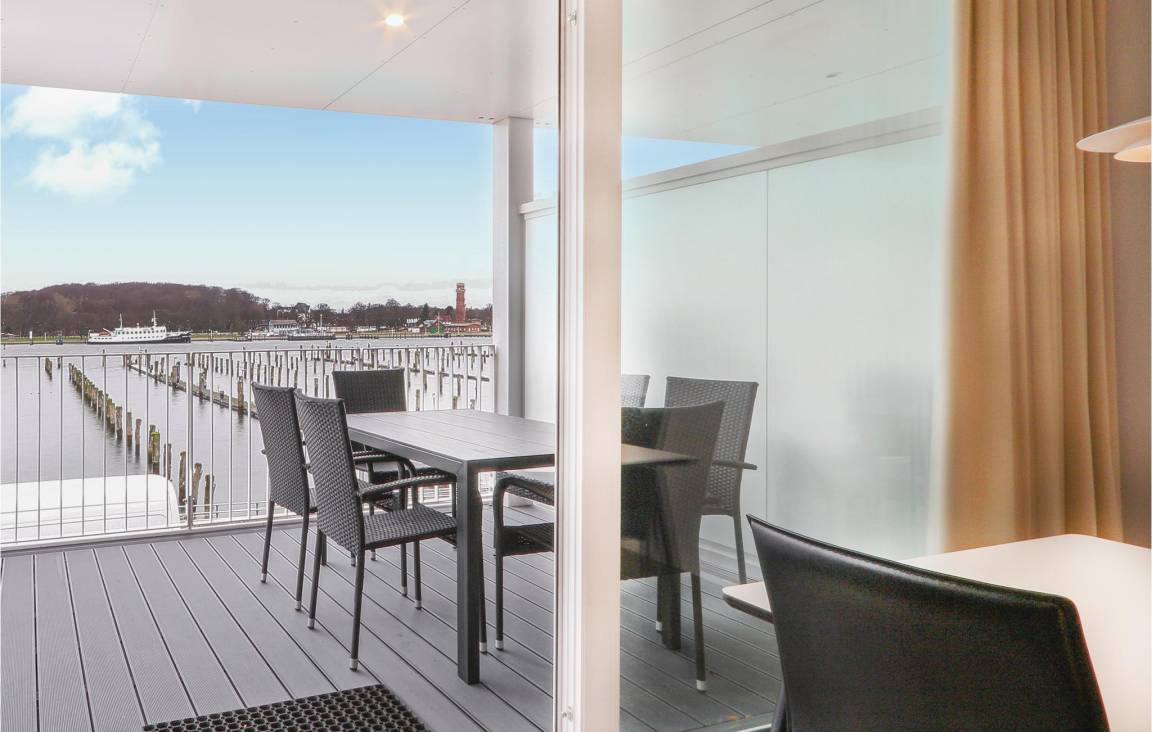 82 M² Apartment ∙ 2 Bedrooms ∙ 4 Guests - Lübeck