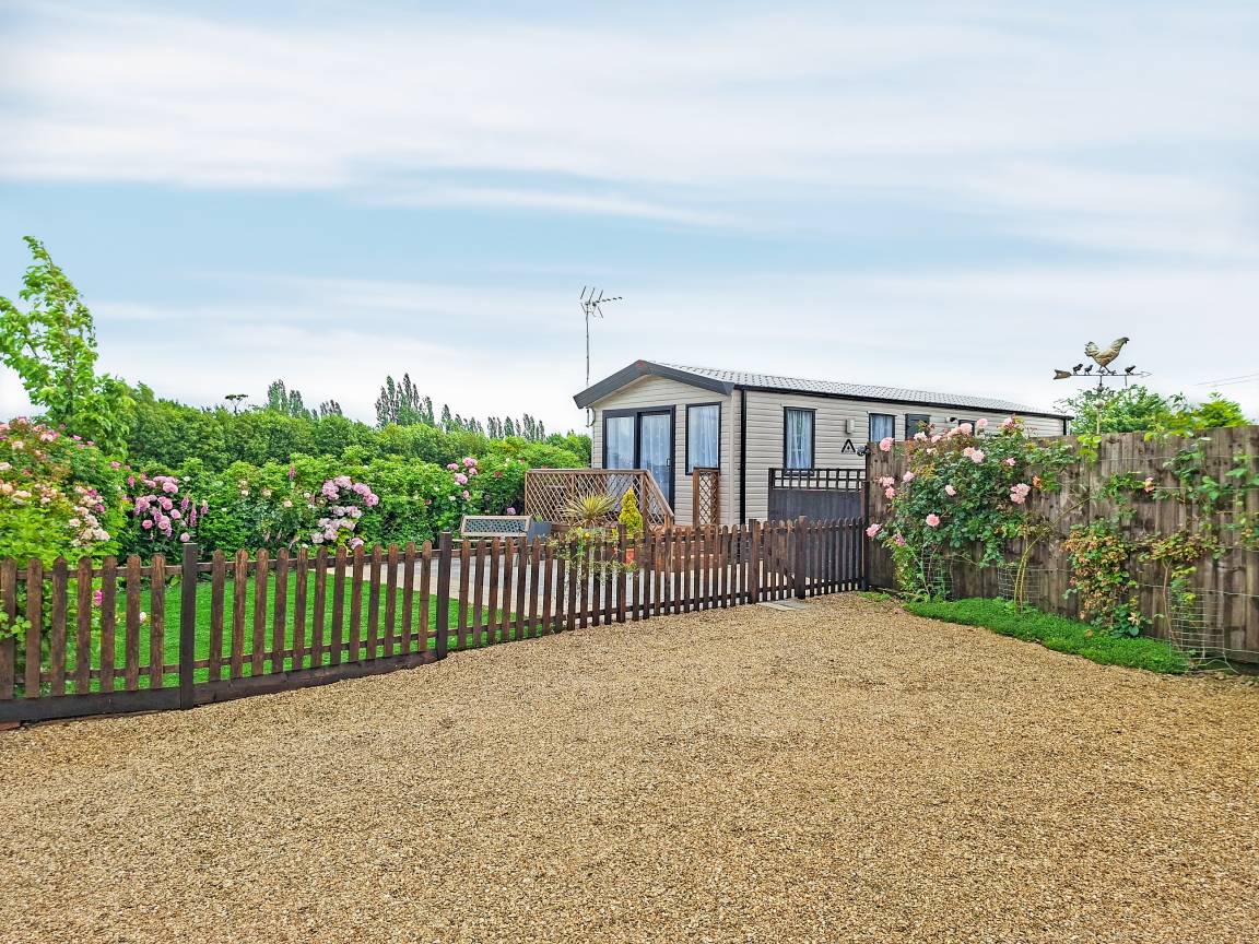 Cottage ∙ 2 Bedrooms ∙ 6 Guests - Cambridgeshire