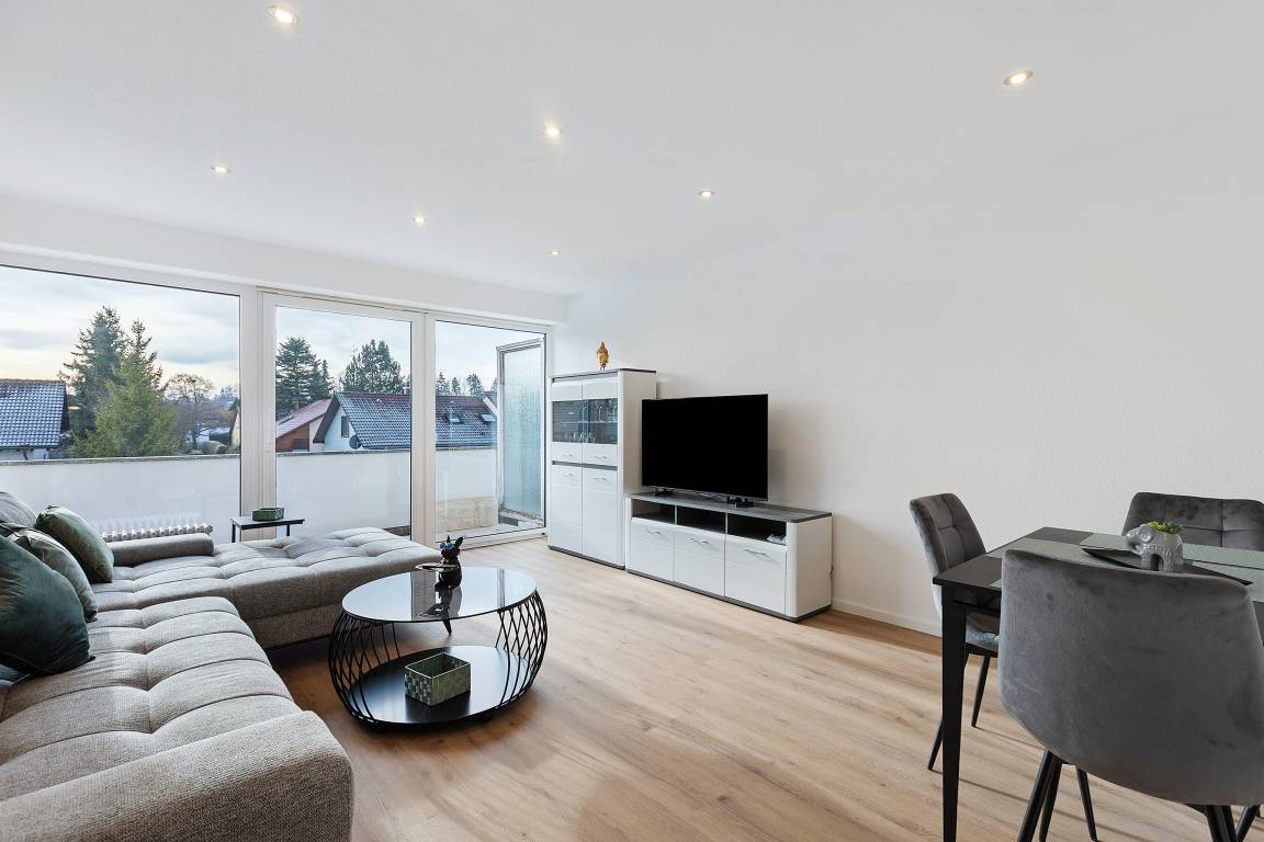 80 M² Ferienwohnung ∙ 2 Schlafzimmer ∙ 4 Gäste - Trossingen