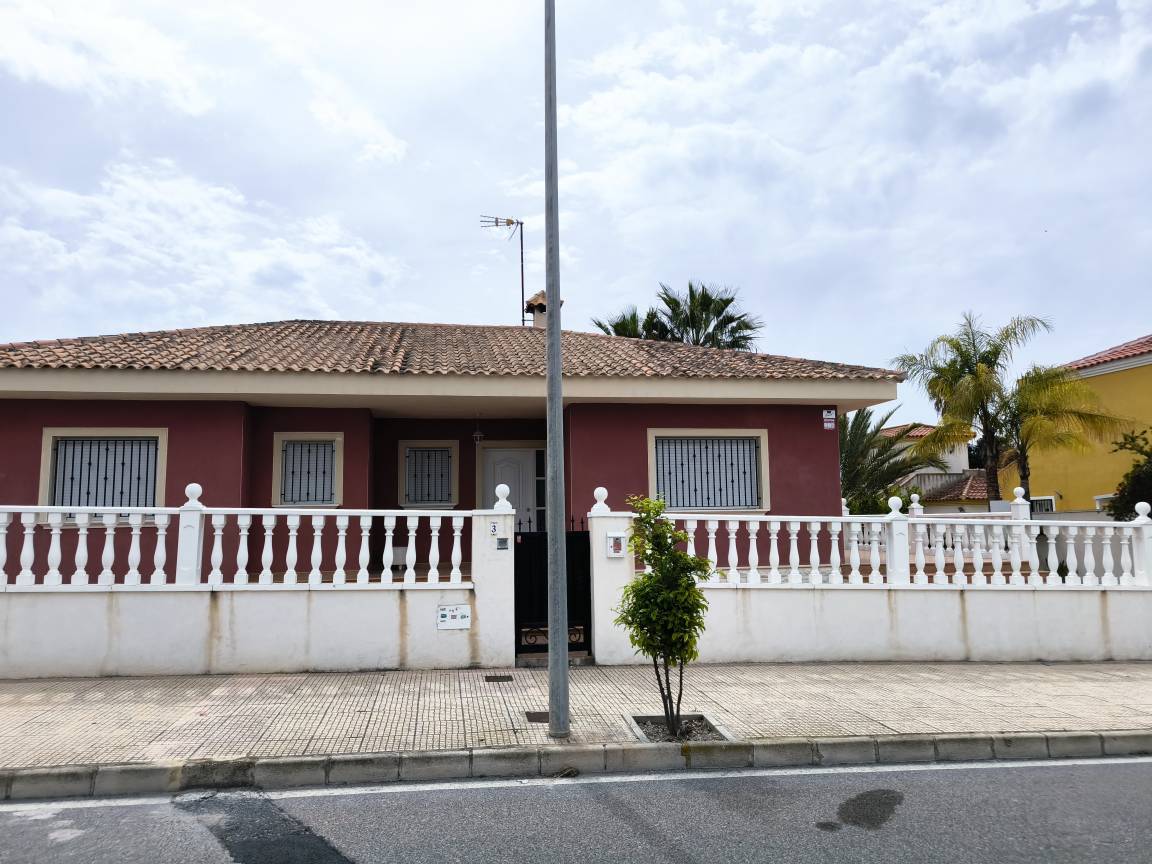 130 M² Ferienhaus ∙ 3 Schlafzimmer ∙ 6 Gäste - La Marina