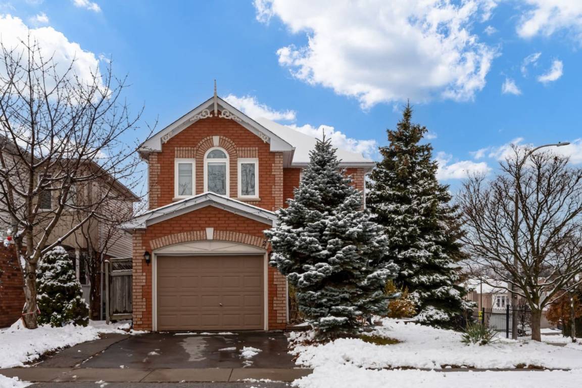 700 M² House ∙ 2 Bedrooms ∙ 4 Guests - Oshawa