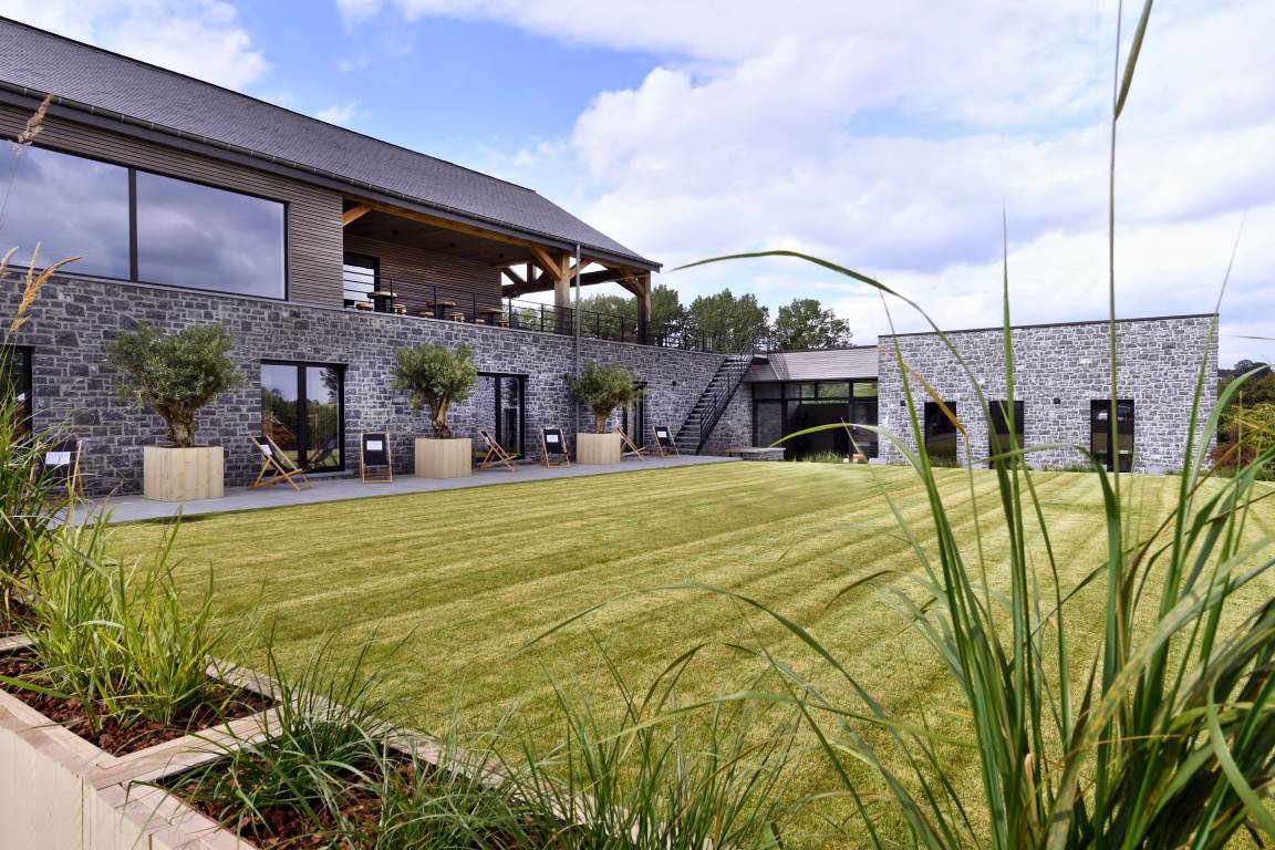 750 M² Villa ∙ 6 Bedrooms ∙ 12 Guests - Durbuy