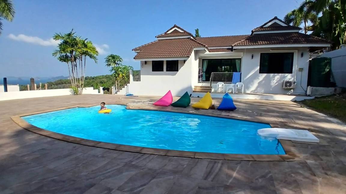 190 M² Villa ∙ 3 Bedrooms ∙ 8 Guests - Ao Nang