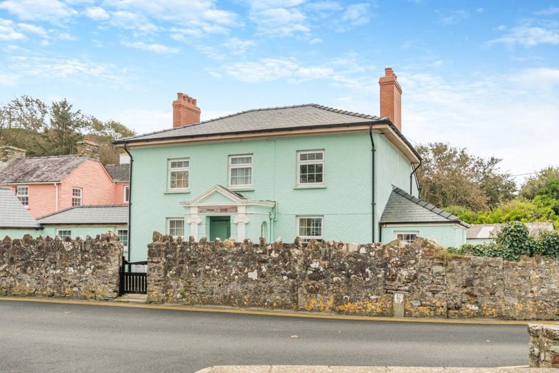 Cottage ∙ 4 Bedrooms ∙ 7 Guests - Little Haven