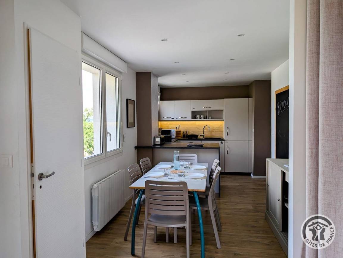 85 M² Gîte ∙ 3 Chambres ∙ 6 Personnes - Ampuis
