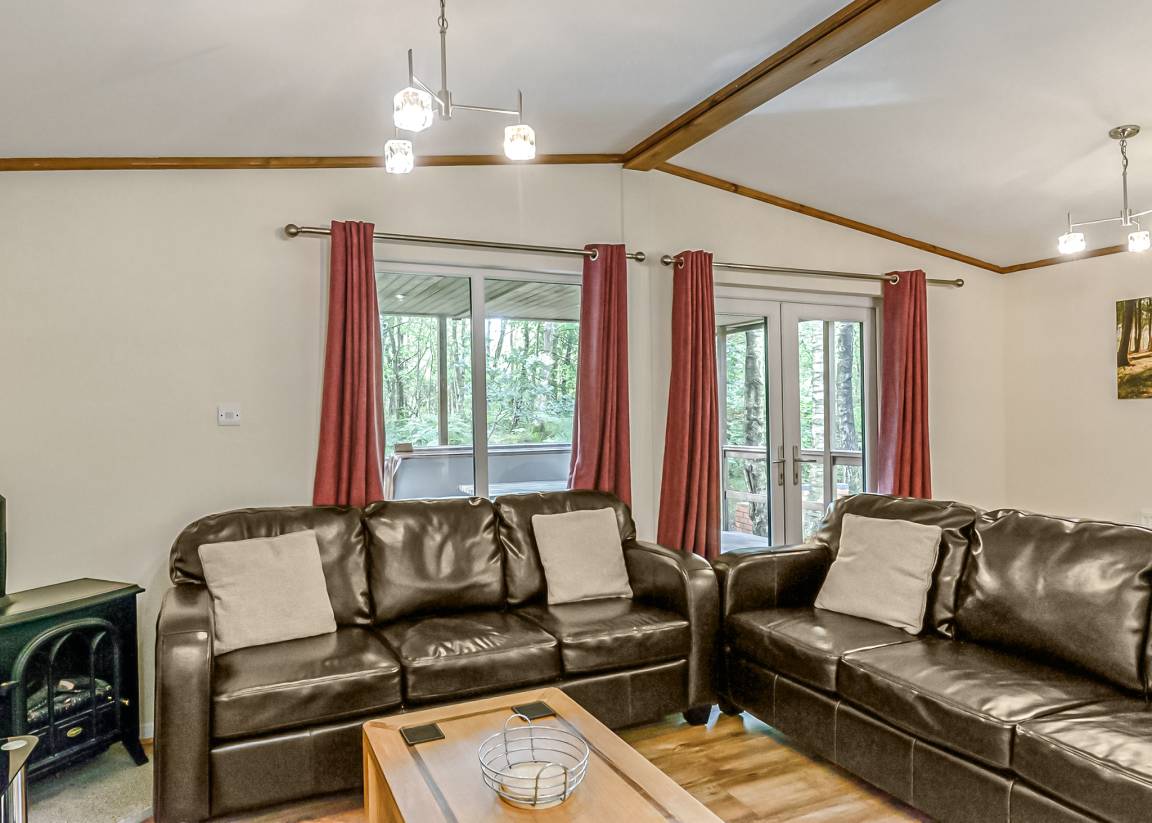 Chalet ∙ 3 Bedrooms ∙ 6 Guests - Cheshire