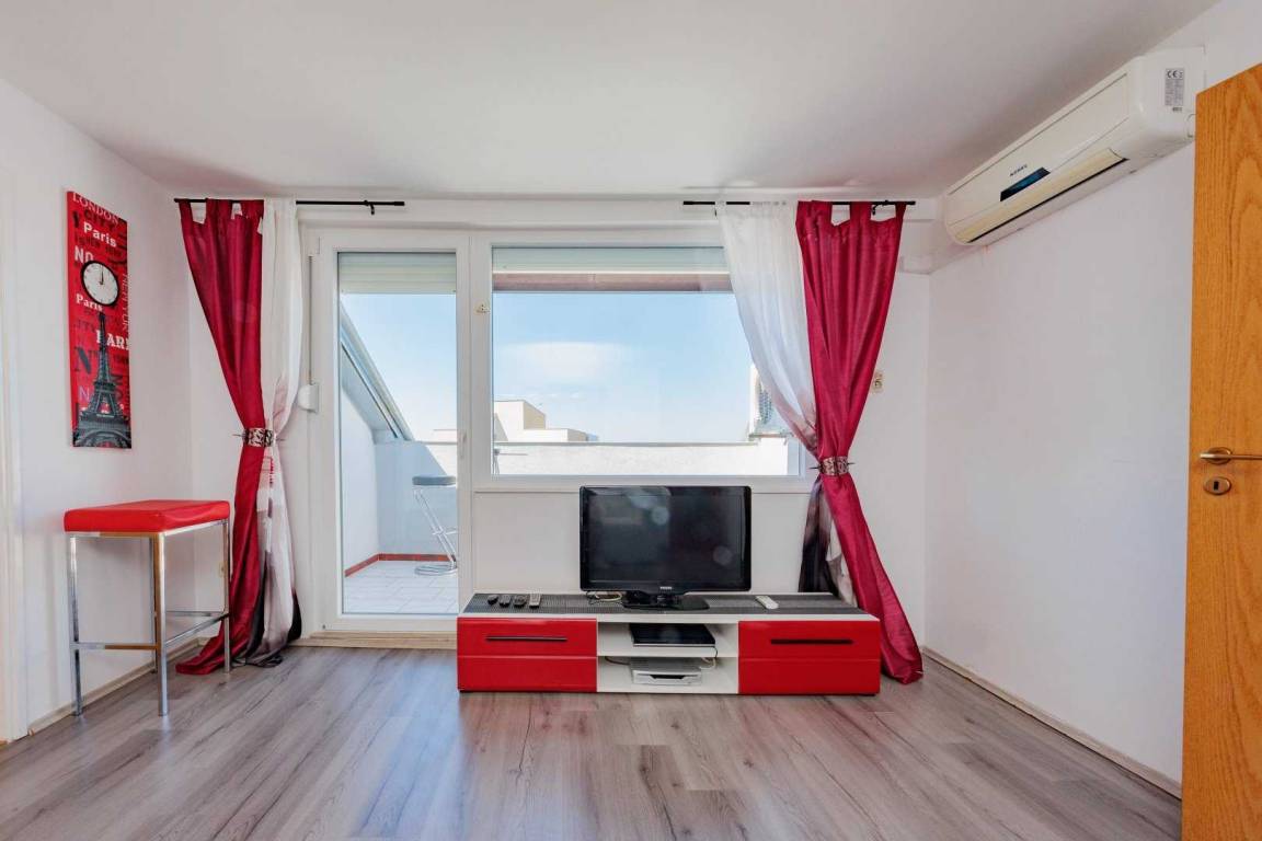 110 M² Apartment ∙ 3 Bedrooms ∙ 6 Guests - Zadar