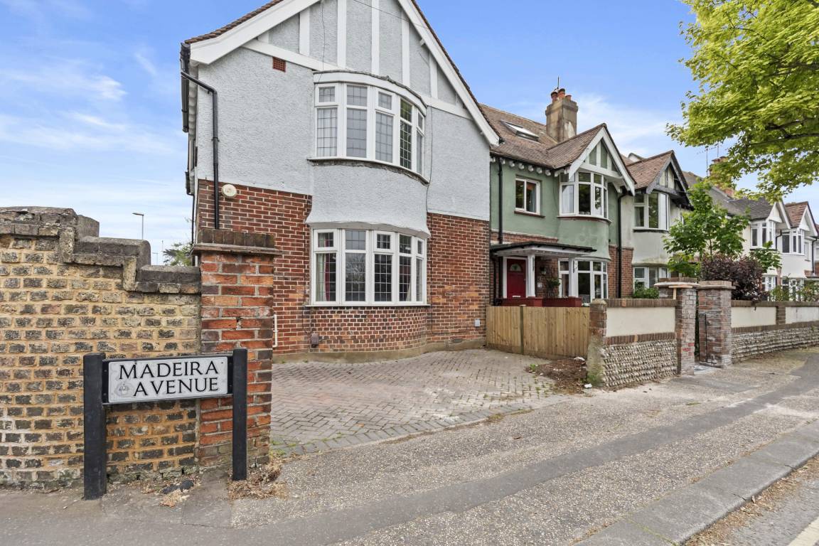 93 M² House ∙ 3 Bedrooms ∙ 6 Guests - Brighton and Hove