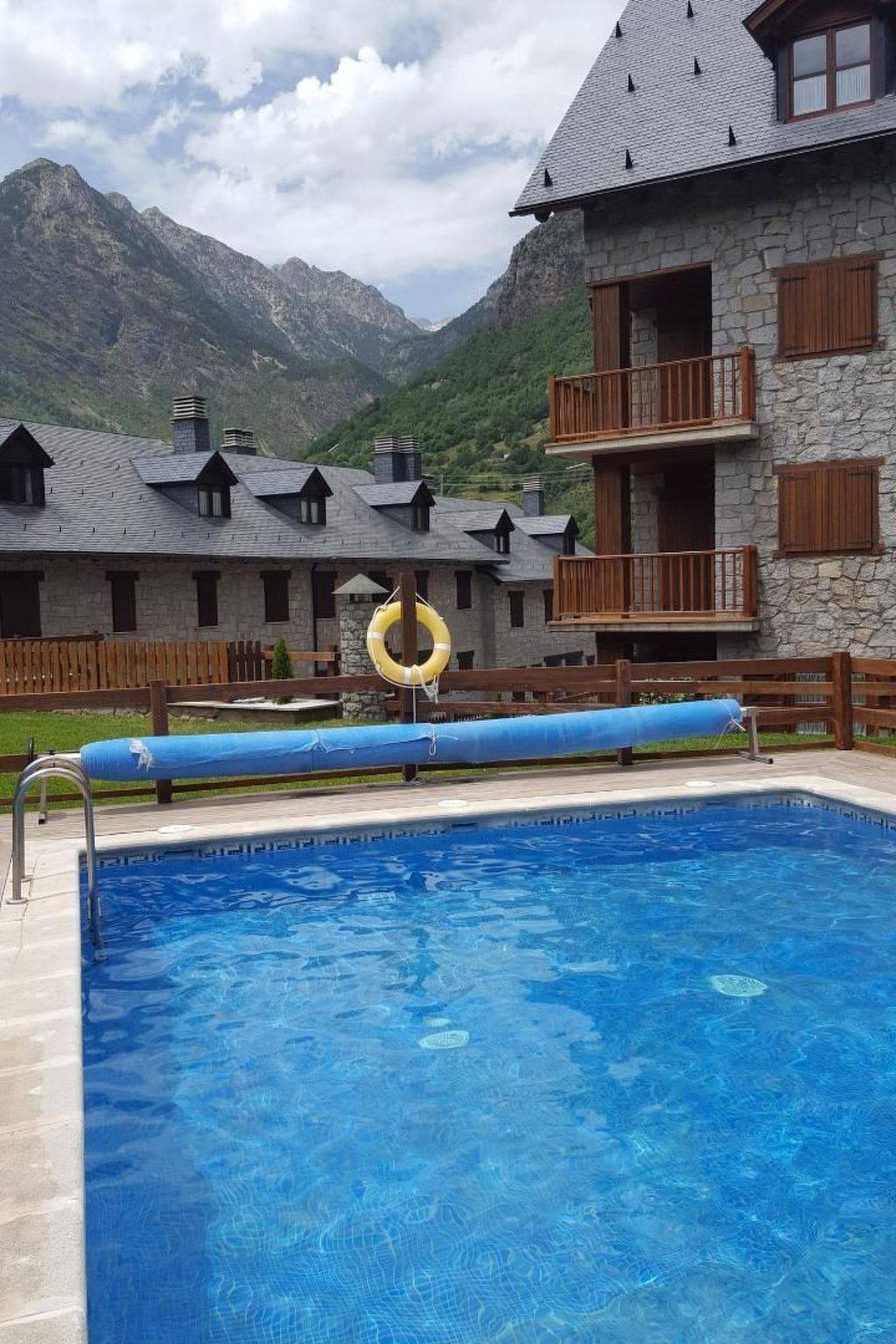 90 M² Apartment ∙ 2 Bedrooms ∙ 4 Guests - Sesué