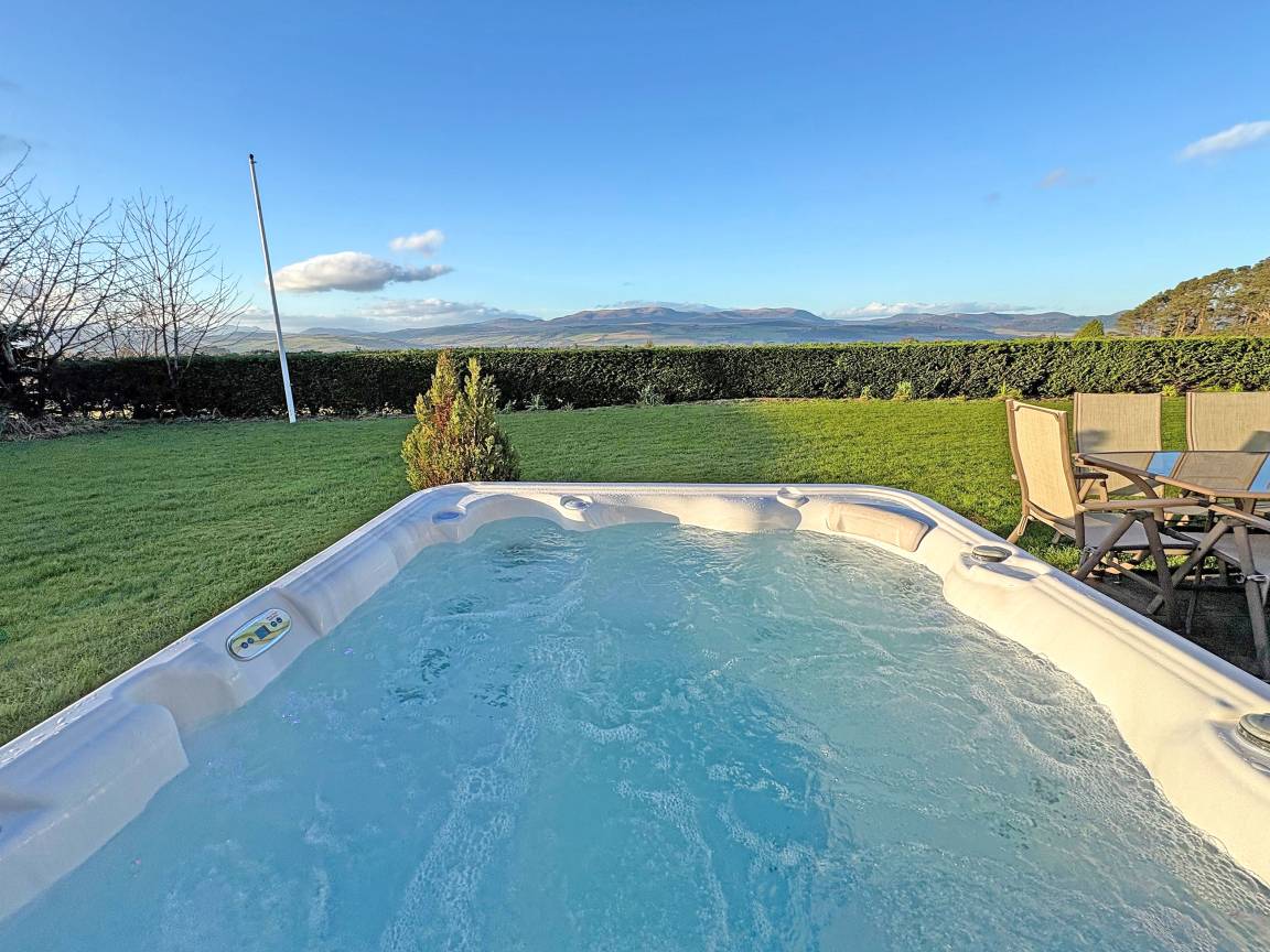 Casa Rural ∙ 8 Habitaciones ∙ 24 Huéspedes - Escocia