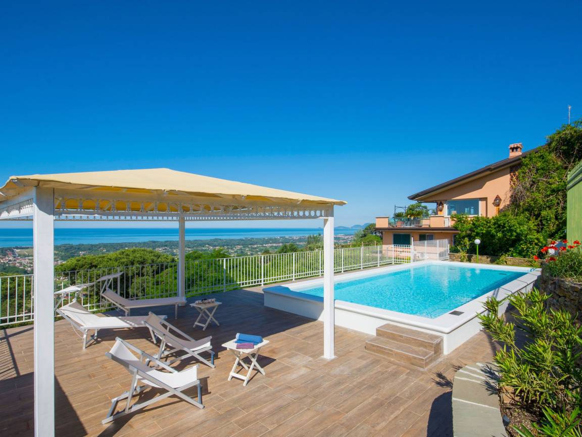 300 M² Villa ∙ 4 Bedrooms ∙ 12 Guests - Massa
